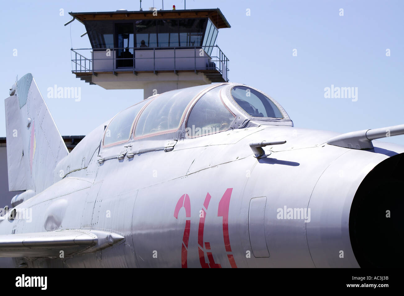 old mig military jet Stock Photo - Alamy