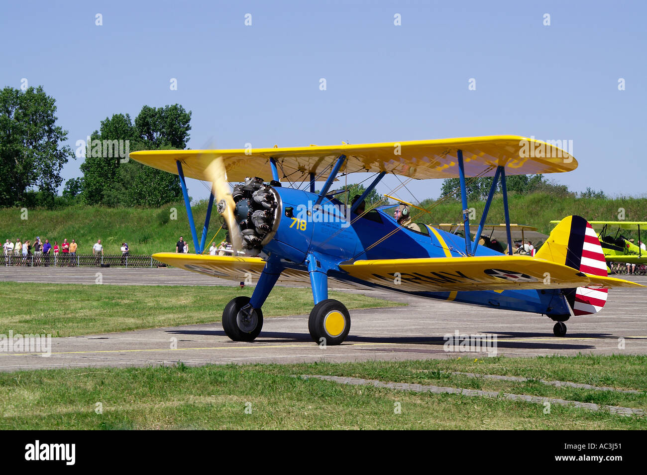 double winged aircraft Stock Photo - Alamy