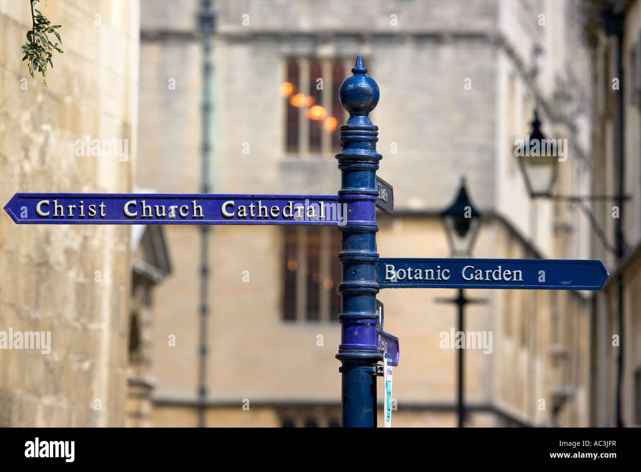 Old iron signpost hi-res stock photography and images - Alamy