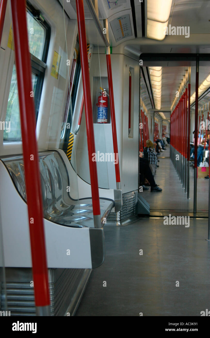 Mtr Trains Stock Photos & Mtr Trains Stock Images - Alamy