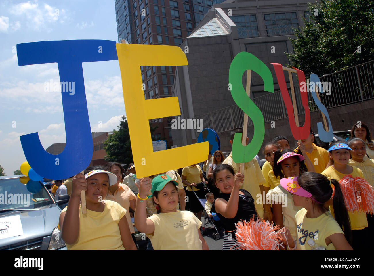 Members of Pentecostal congregations march in the Evangelical Children ...
