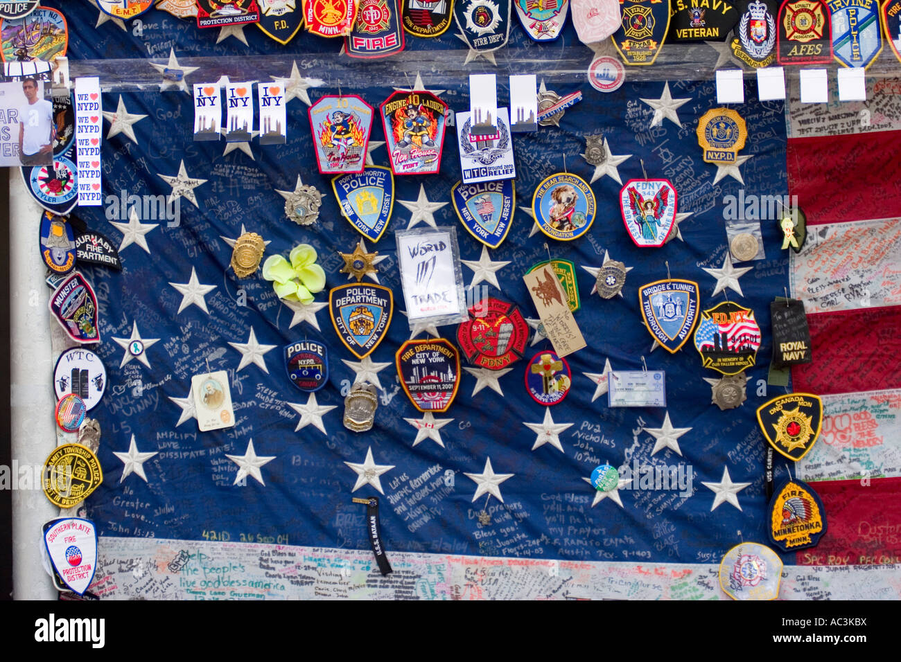 Flag world trade center hi-res stock photography and images - Alamy