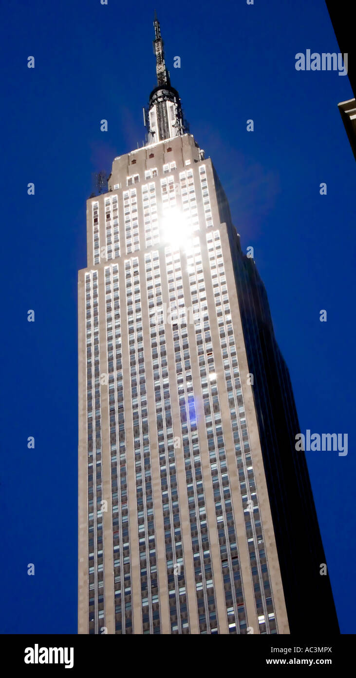 Empire state building reflection hi-res stock photography and images ...