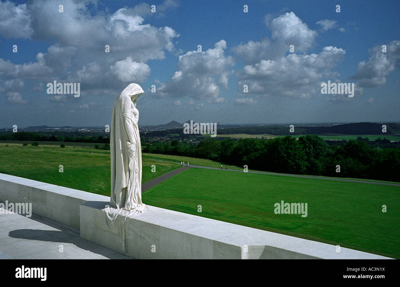 FRANCE VIMY RIDGE CANADIAN NATIONAL MEMORIAL TO THE CANADIAN SOLDIERS ...