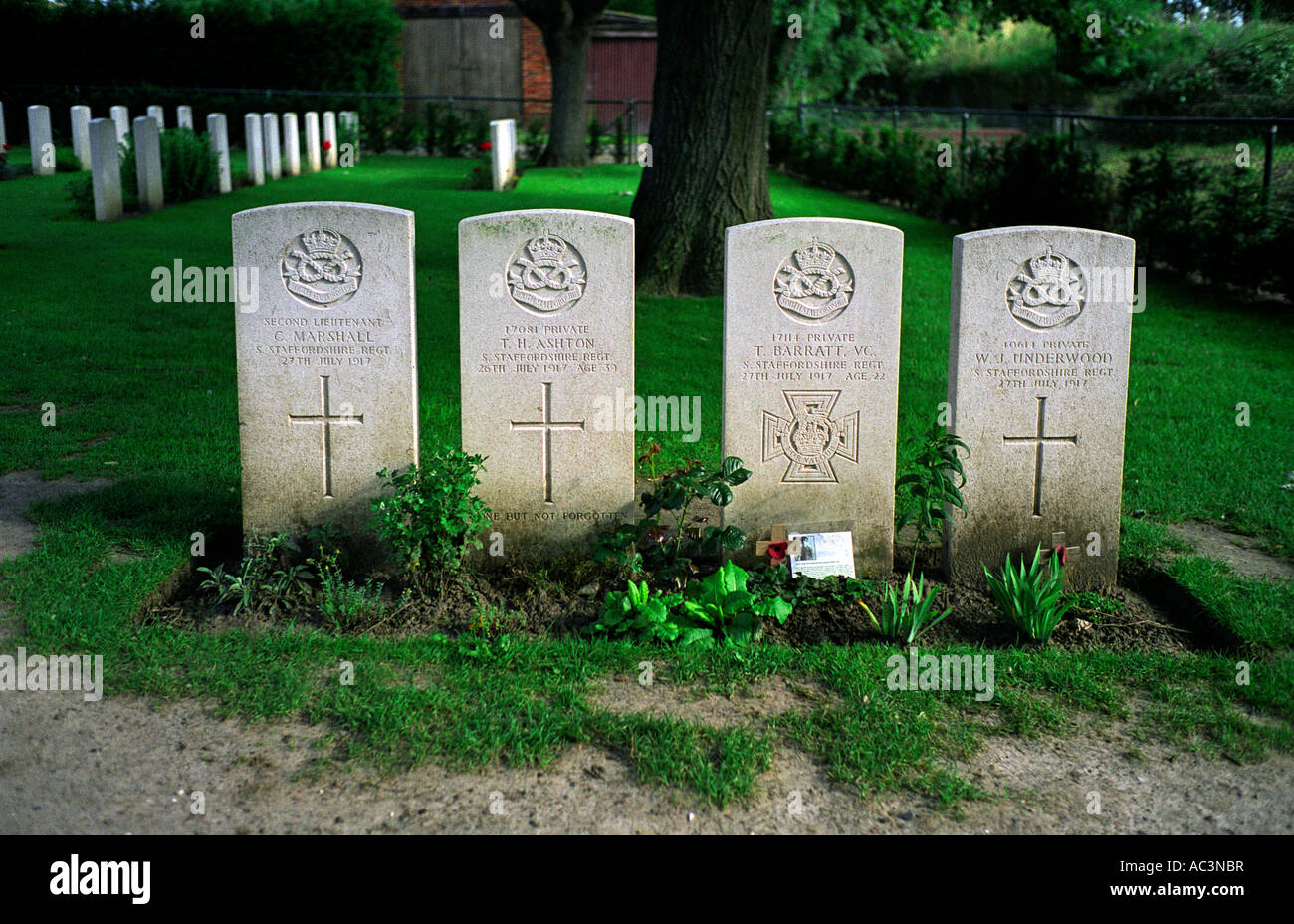 BELGIUM YPRES IEPER SALIENT WW1 ESSEX FARM CEMETERY VICTORIA CROSS T ...