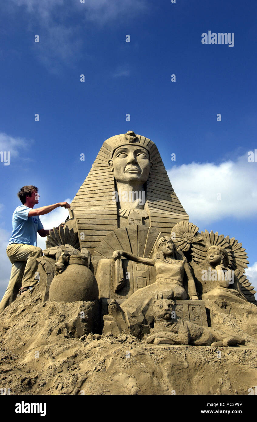 Queen cleopatra beach hi-res stock photography and images - Alamy