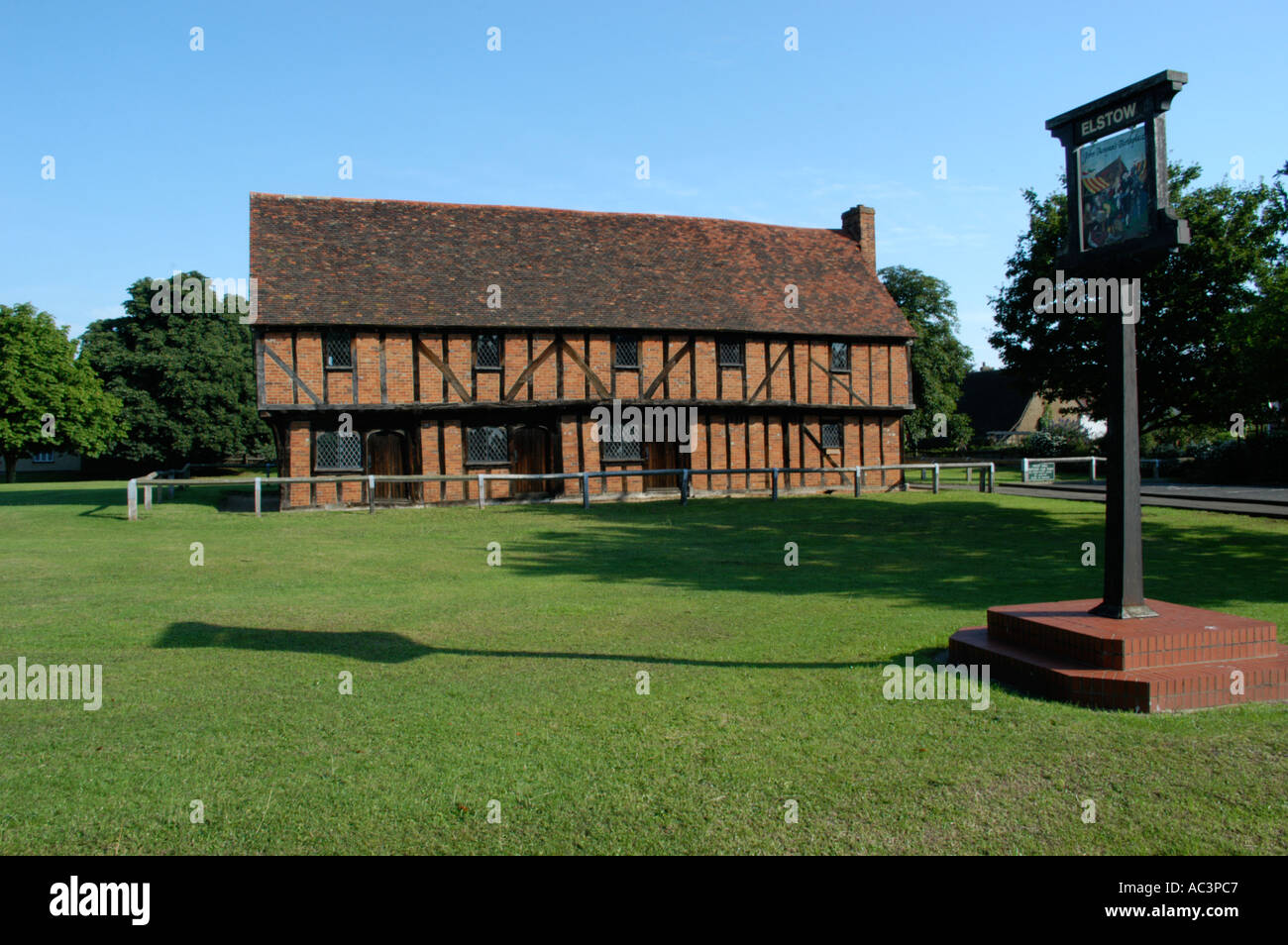 john bunyan elstow moot house said to be his birthplace uk Stock Photo ...