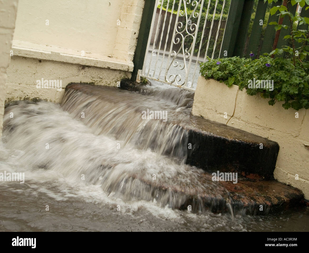Front steps blocked hi-res stock photography and images - Alamy