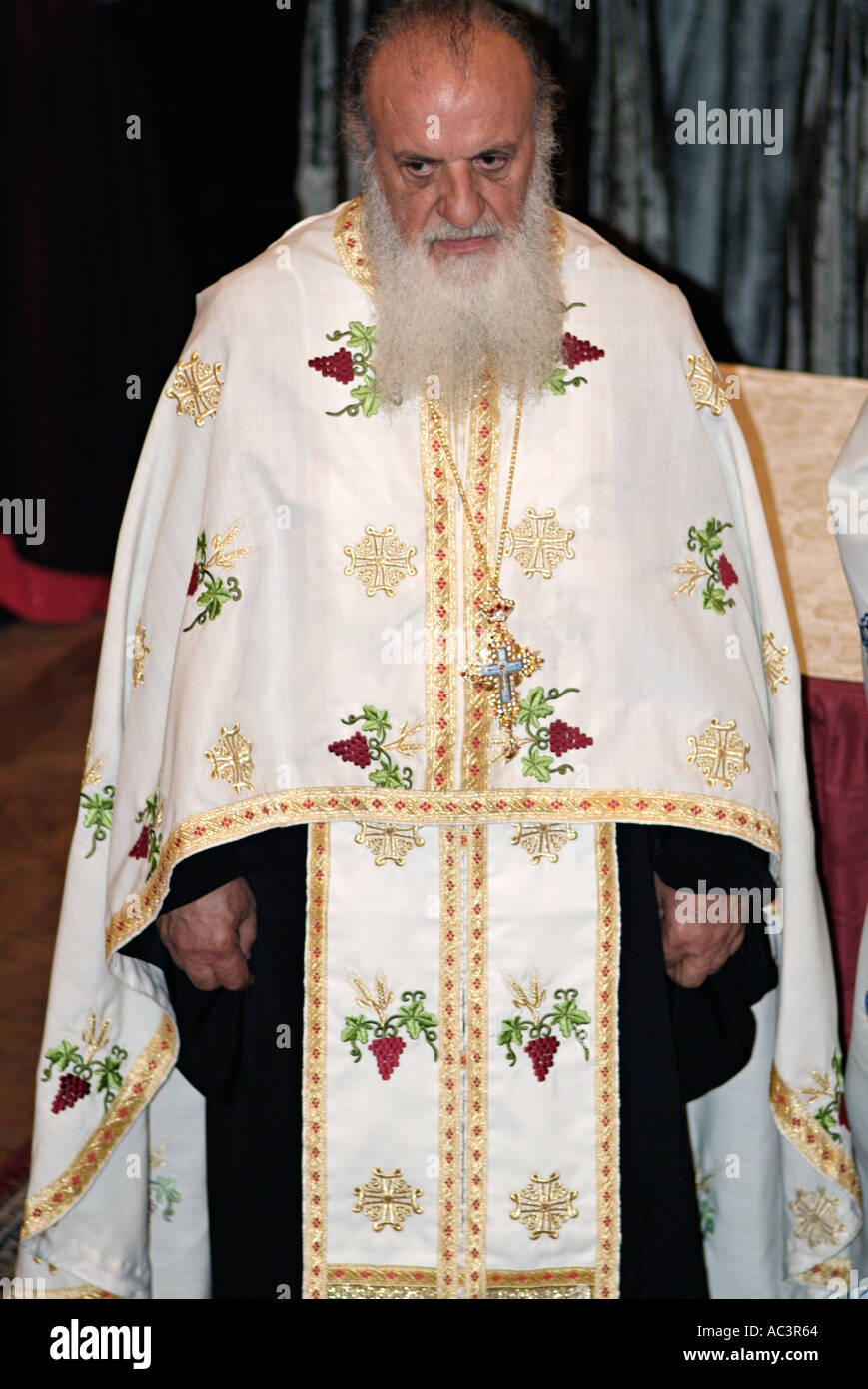 Clergy clergyman priest hi-res stock photography and images - Alamy