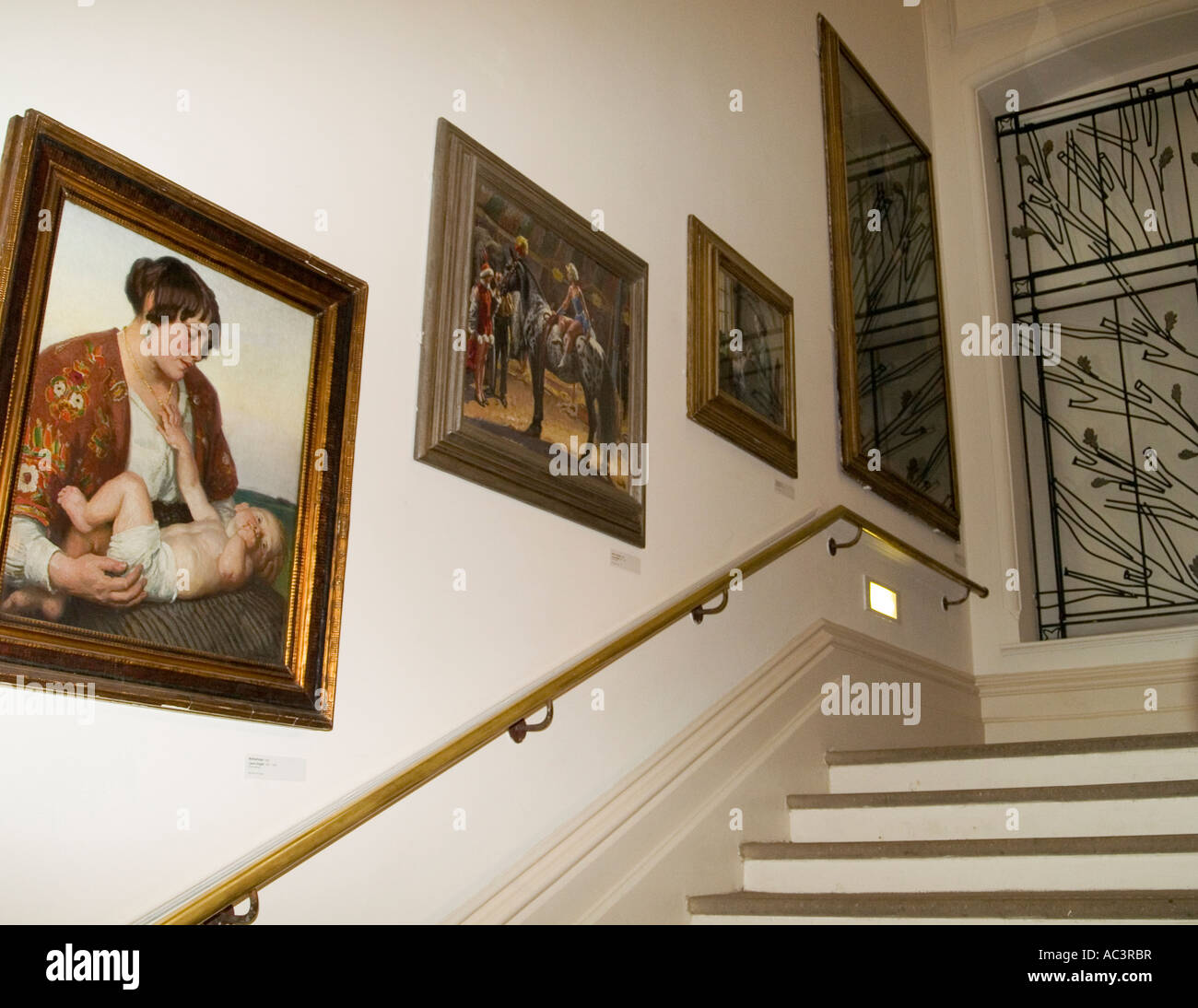 Nottingham castle art gallery museum hi-res stock photography and ...