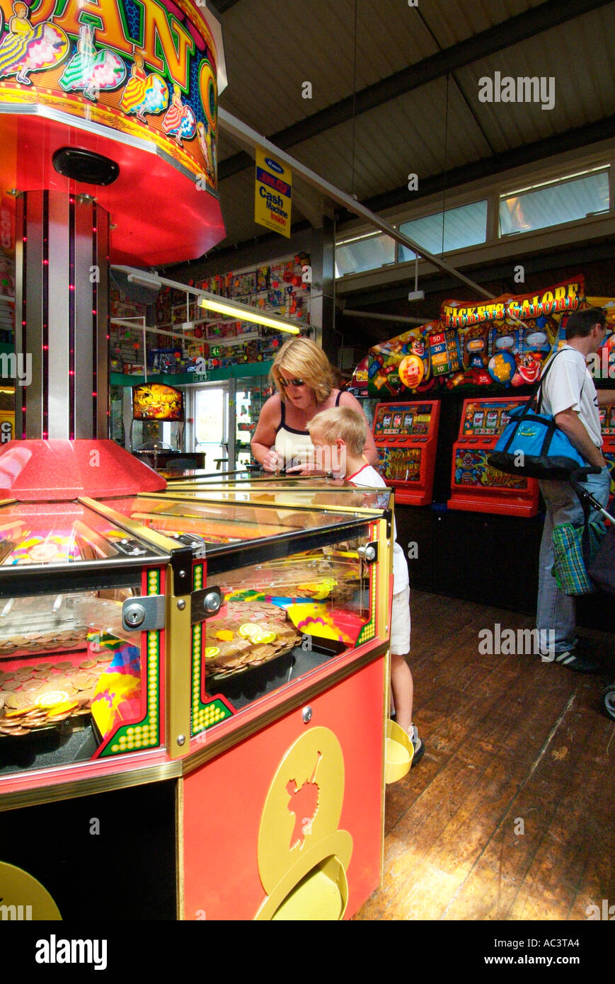 One arm bandit hi-res stock photography and images - Alamy