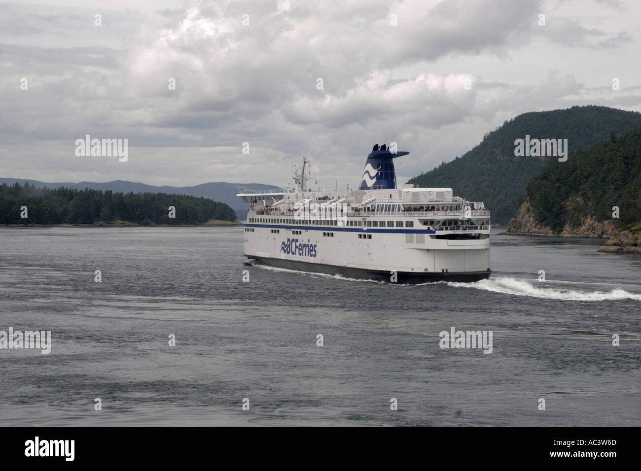Car ferry turning hi-res stock photography and images - Alamy