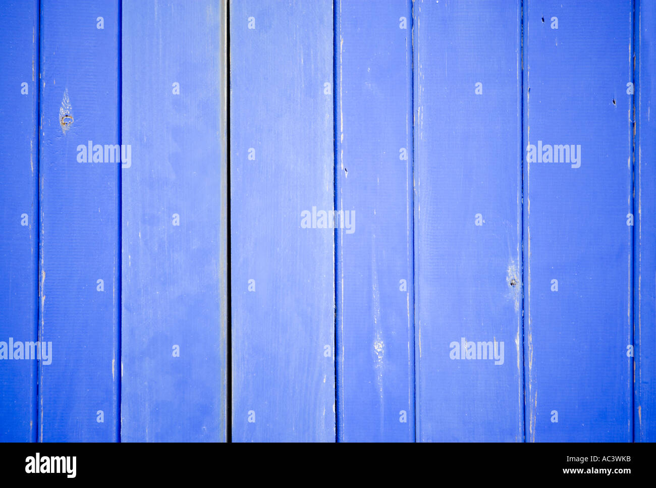 Blue painted weather boarding hi-res stock photography and images - Alamy