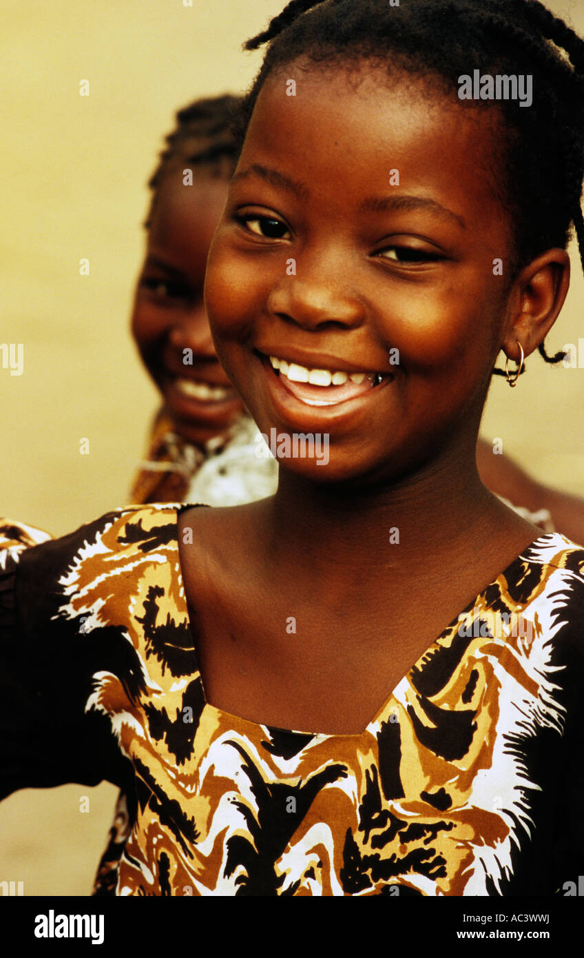 girl in natite village, pemba, mozambique Stock Photo - Alamy