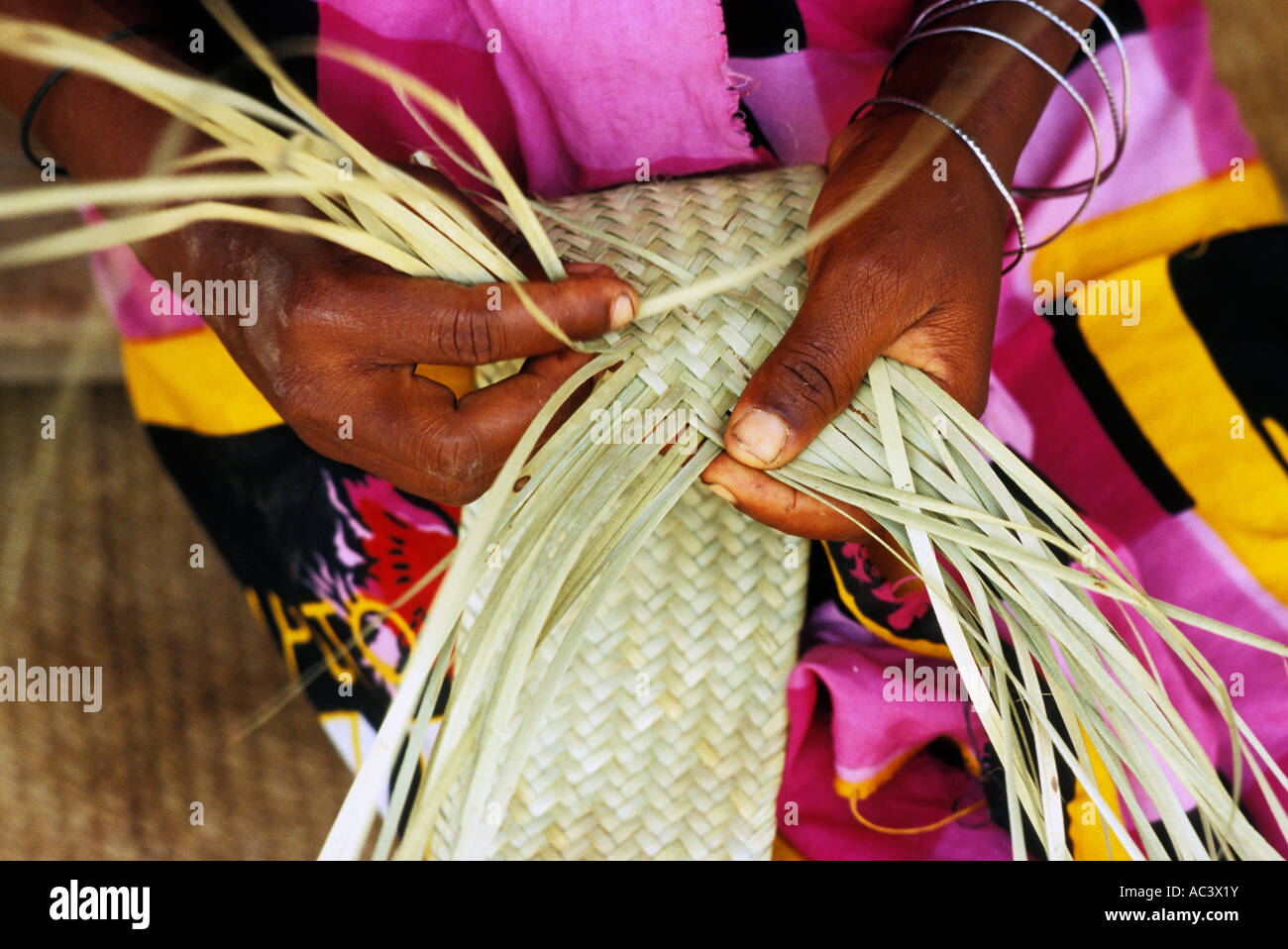 mali village woman weaving, lake niassa, mozambique Stock Photo - Alamy