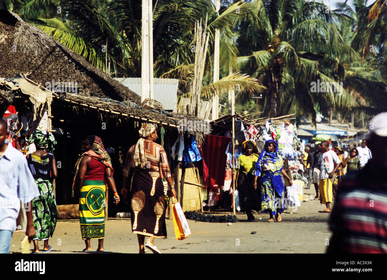natite village market scene, pemba, mozambique Stock Photo - Alamy