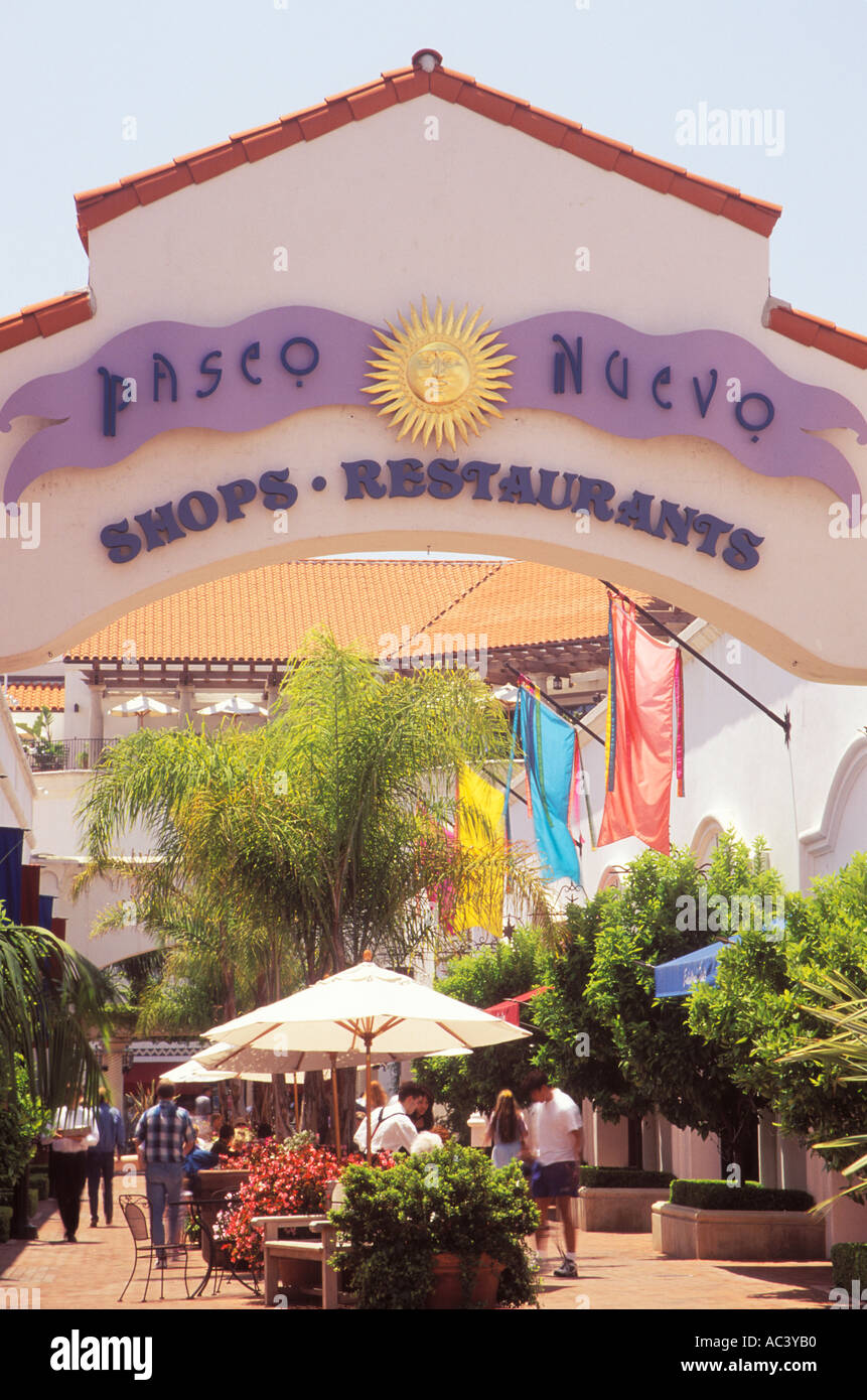 Paseo nuevo shopping mall santa hi-res stock photography and images - Alamy