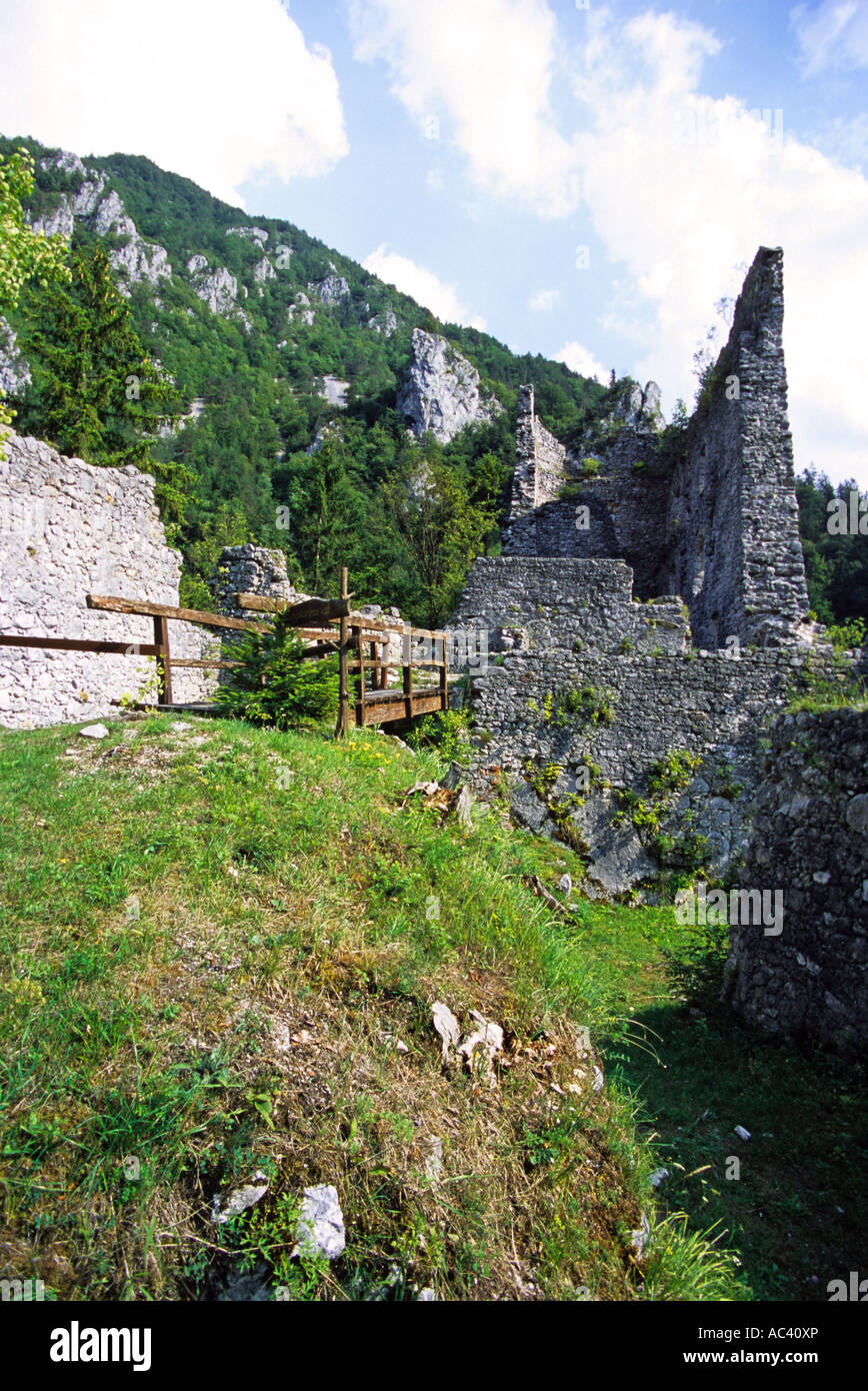 Slovenia grad kamen kamen castle hi-res stock photography and images ...
