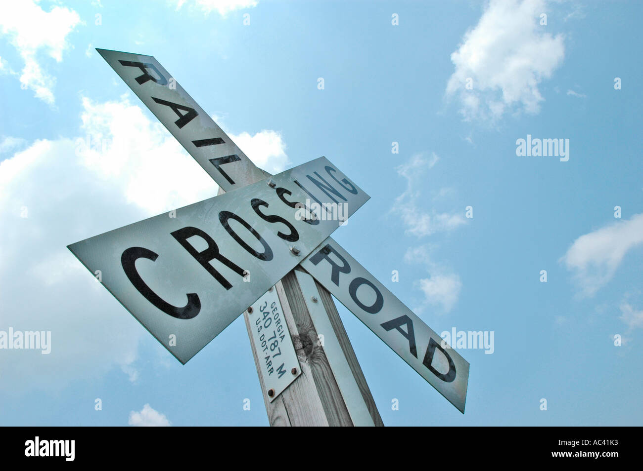 Railroad crossing sign RR Trains Rails Stock Photo - Alamy