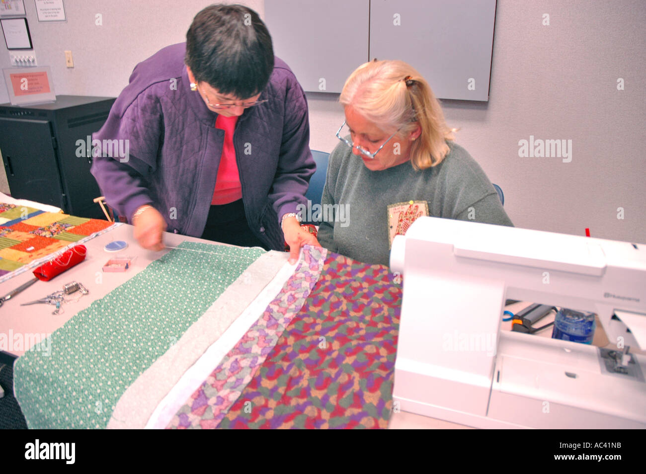 Happy quilts hi-res stock photography and images - Alamy