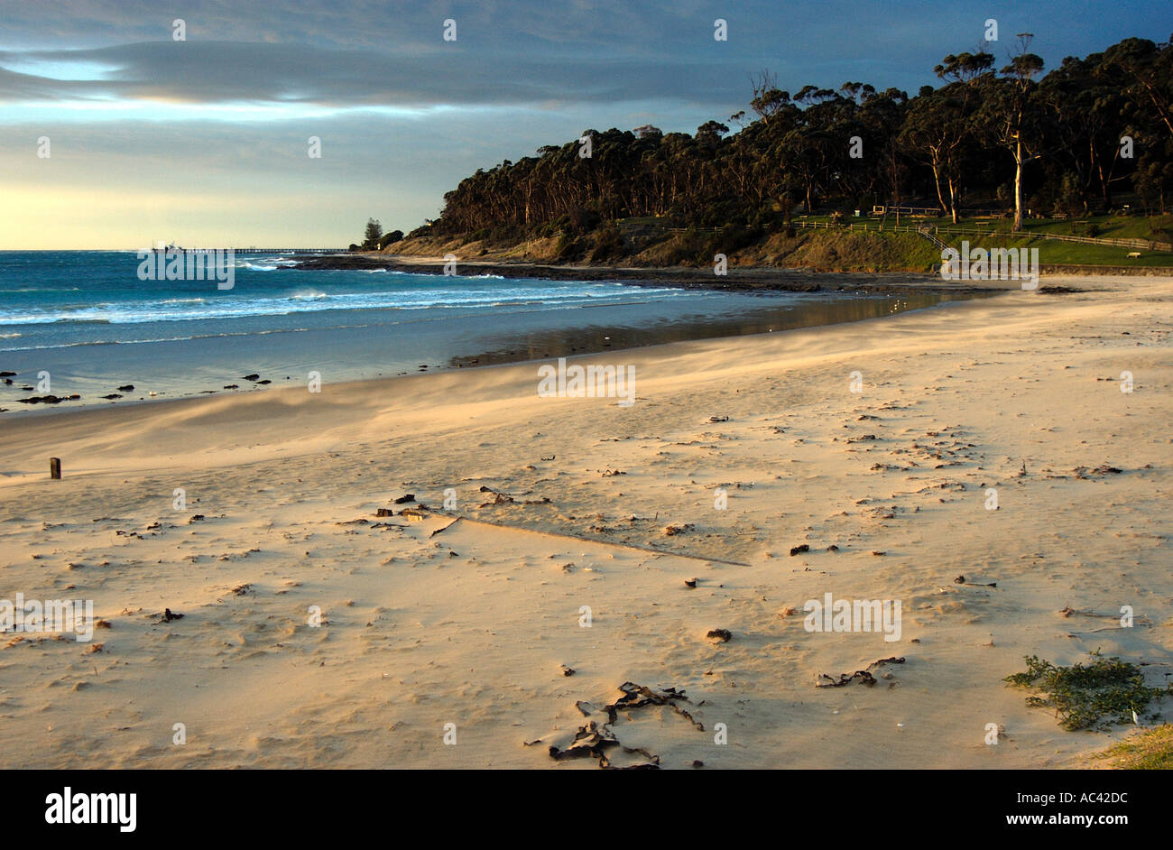 Beautiful empty beach sea hi-res stock photography and images - Alamy