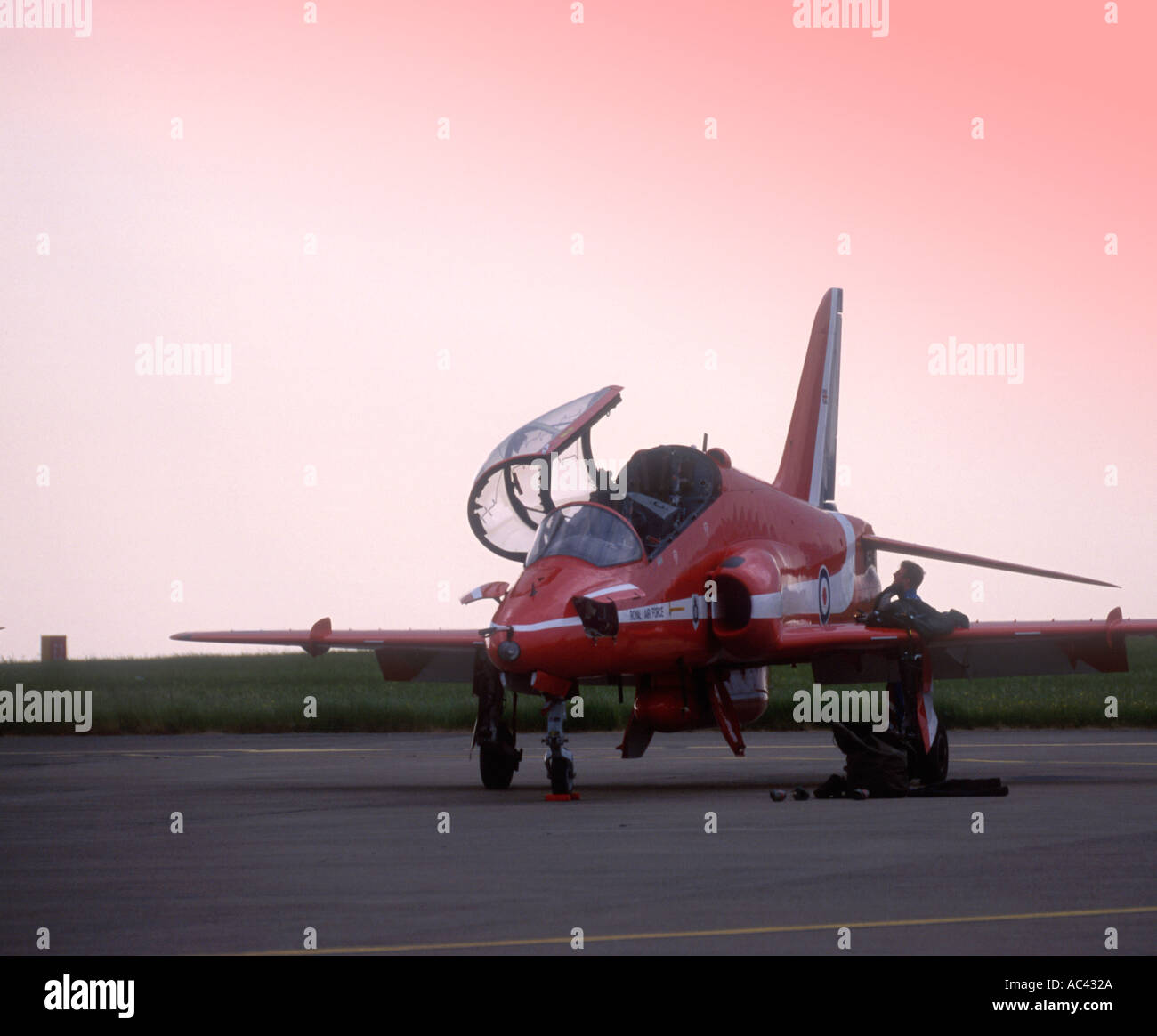 Royal air force raf technician hi-res stock photography and images - Alamy