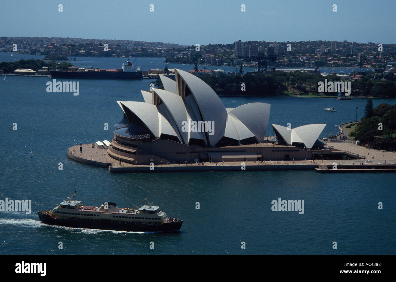 Sydney Harbour Opera House Ferry Stock Photo - Alamy