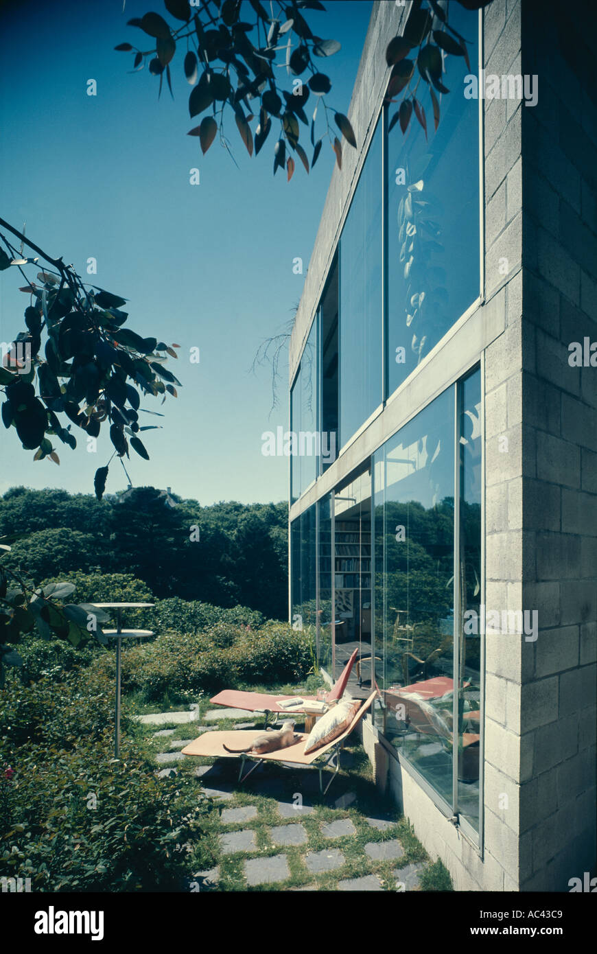 House at Creek Vean, Pill Creek , Cornwall (1964-6) The sun terrace ...