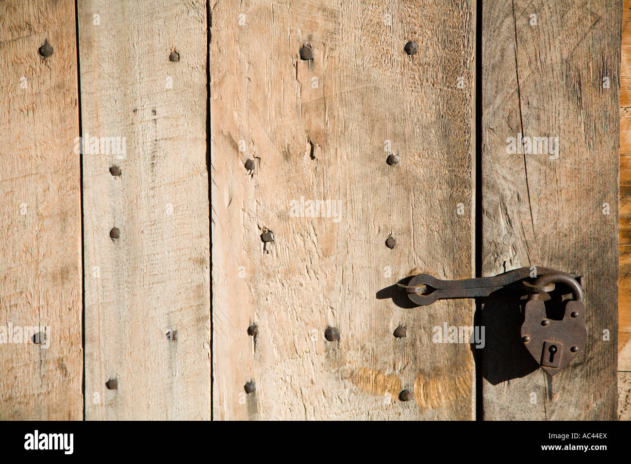 Ancient padlock in Jamestown Settlement Stock Photo - Alamy