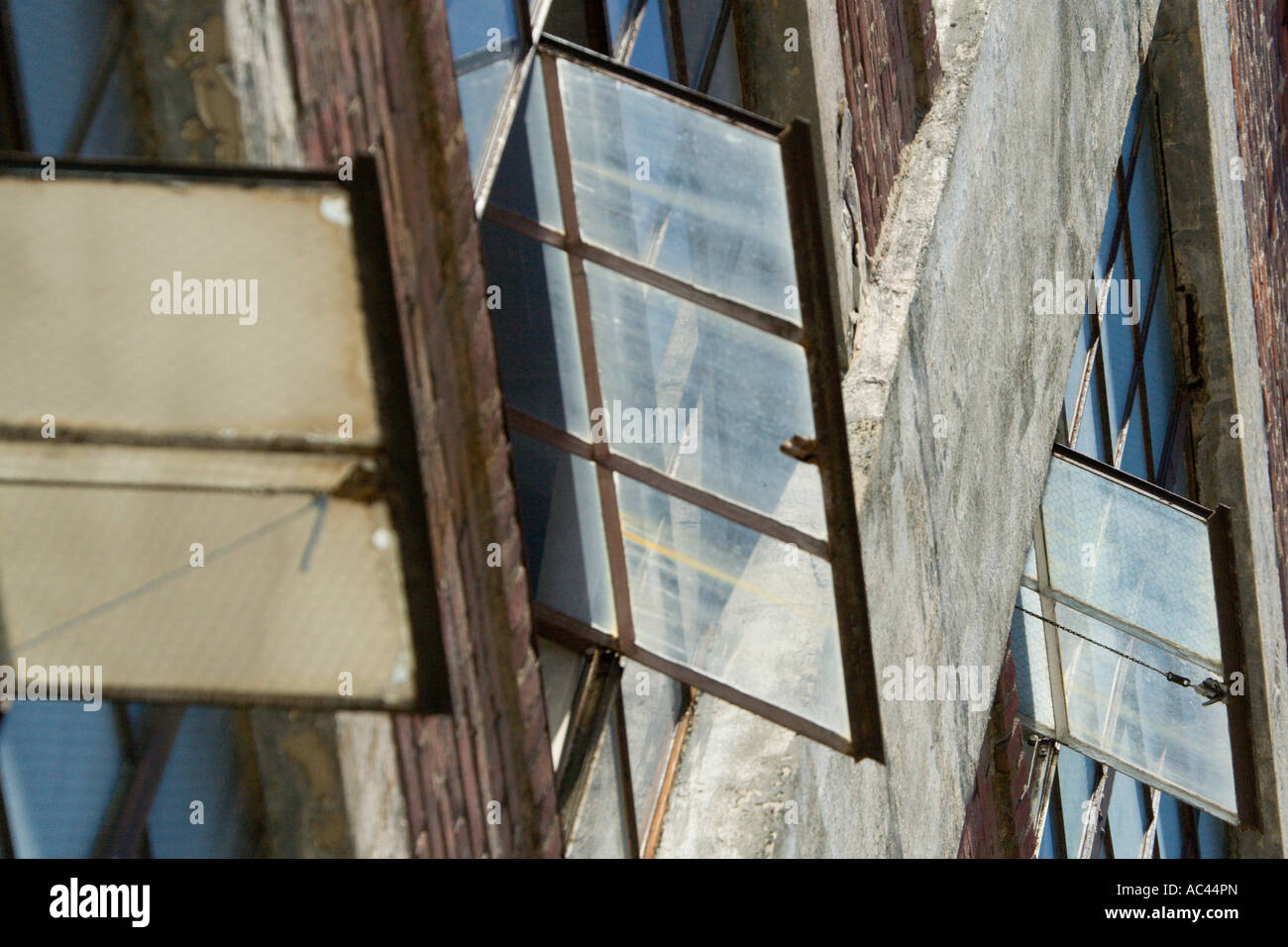 Dusty windows hi-res stock photography and images - Alamy