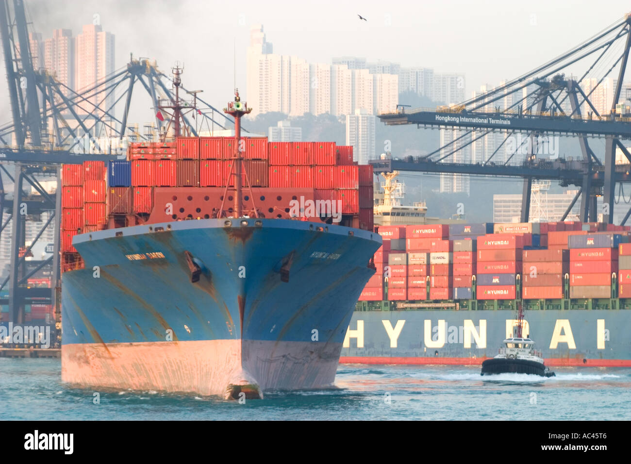 Massive Container ship Kwai Chung Port Hong Kong SAR Stock Photo - Alamy