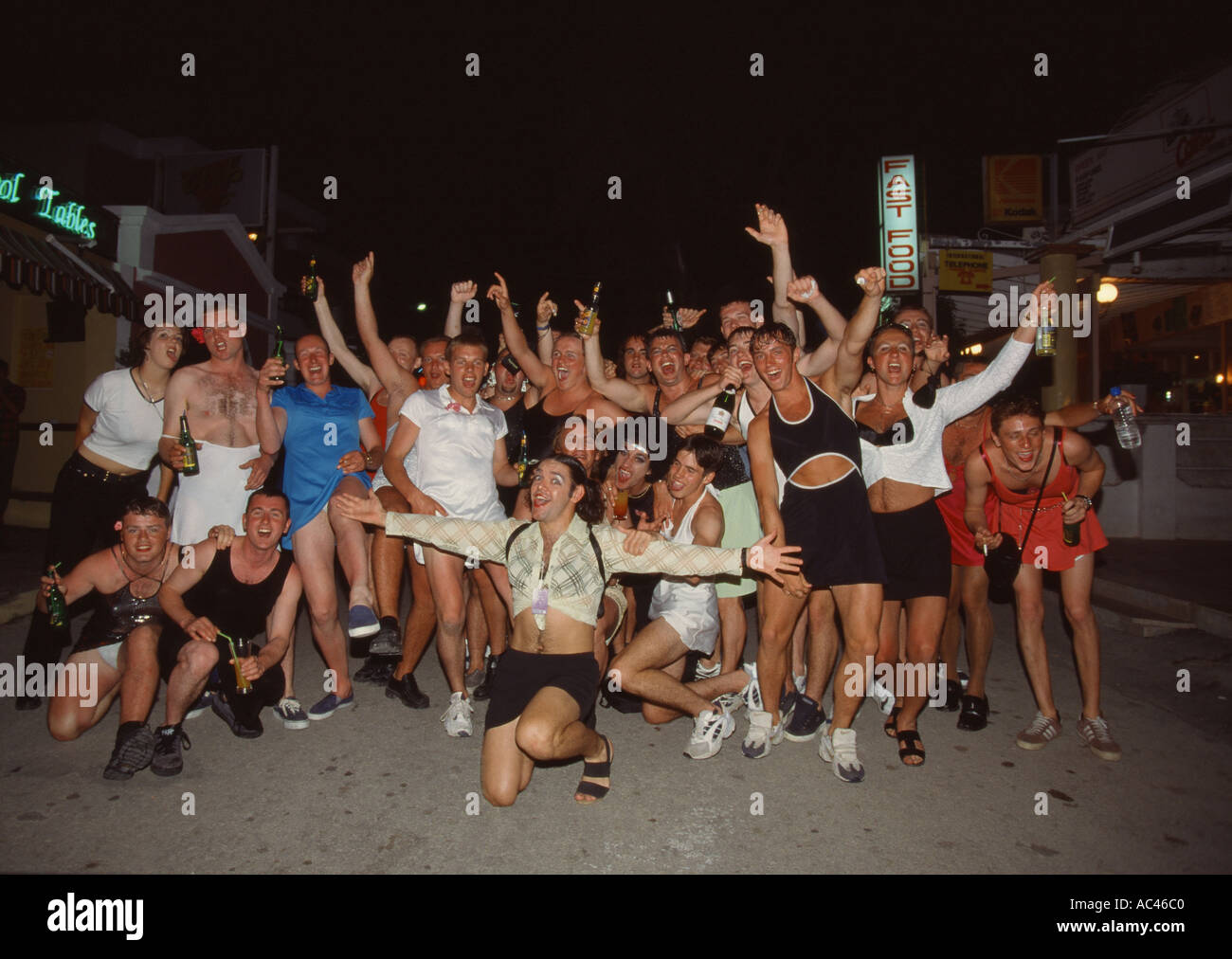 CLUB 18 30 DRINKING BOOZING PARTYING SNOGGING DRUNK Stock Photo - Alamy