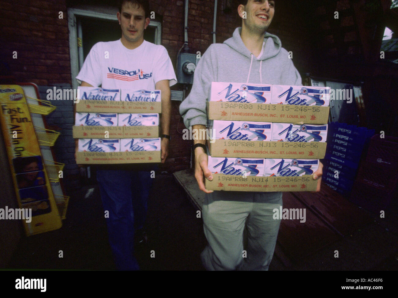 FRAT PARTY DRINKING BOOZING PARTYING Stock Photo - Alamy