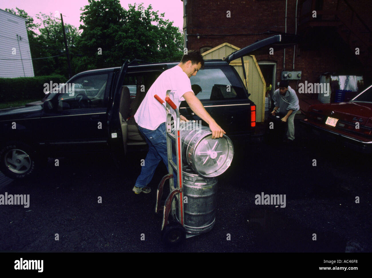 Frat party drinking hi-res stock photography and images - Alamy