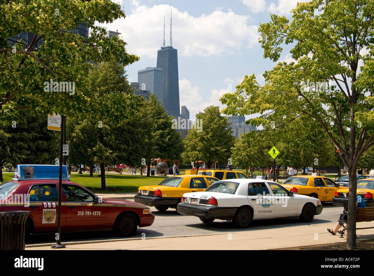 Cars busy chicago hi-res stock photography and images - Alamy