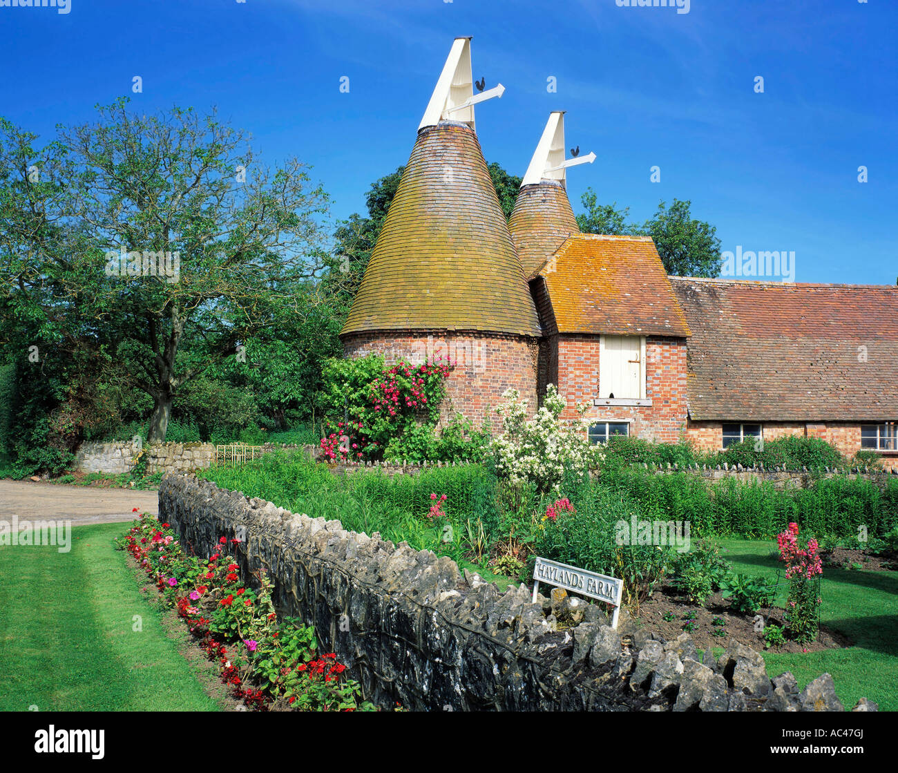 Oast house hi-res stock photography and images - Alamy