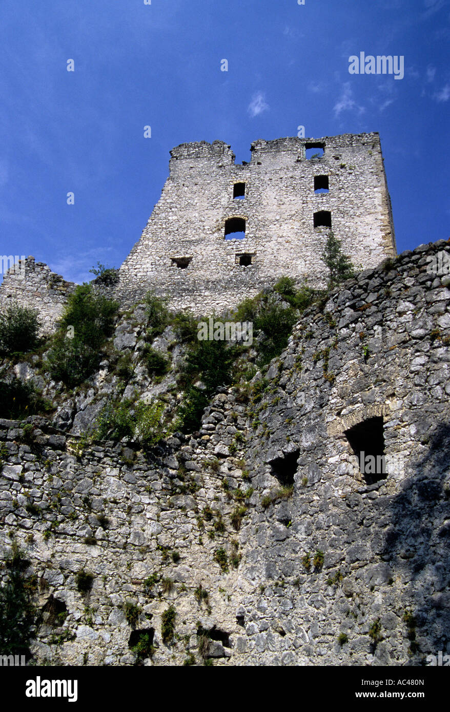 Slovenia grad kamen kamen castle hi-res stock photography and images ...