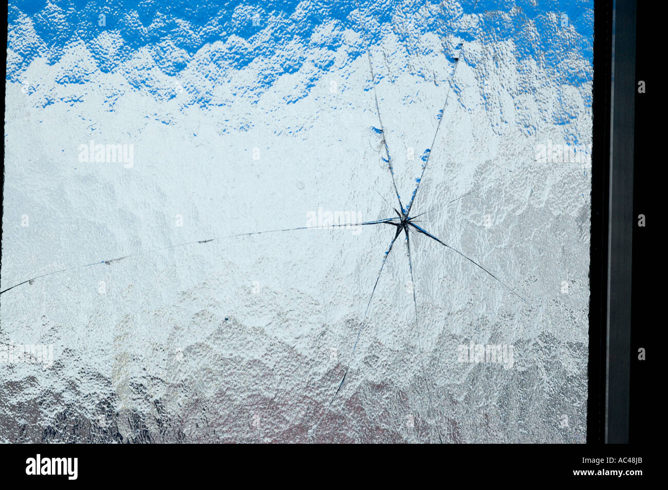 Riss glas hi-res stock photography and images - Alamy