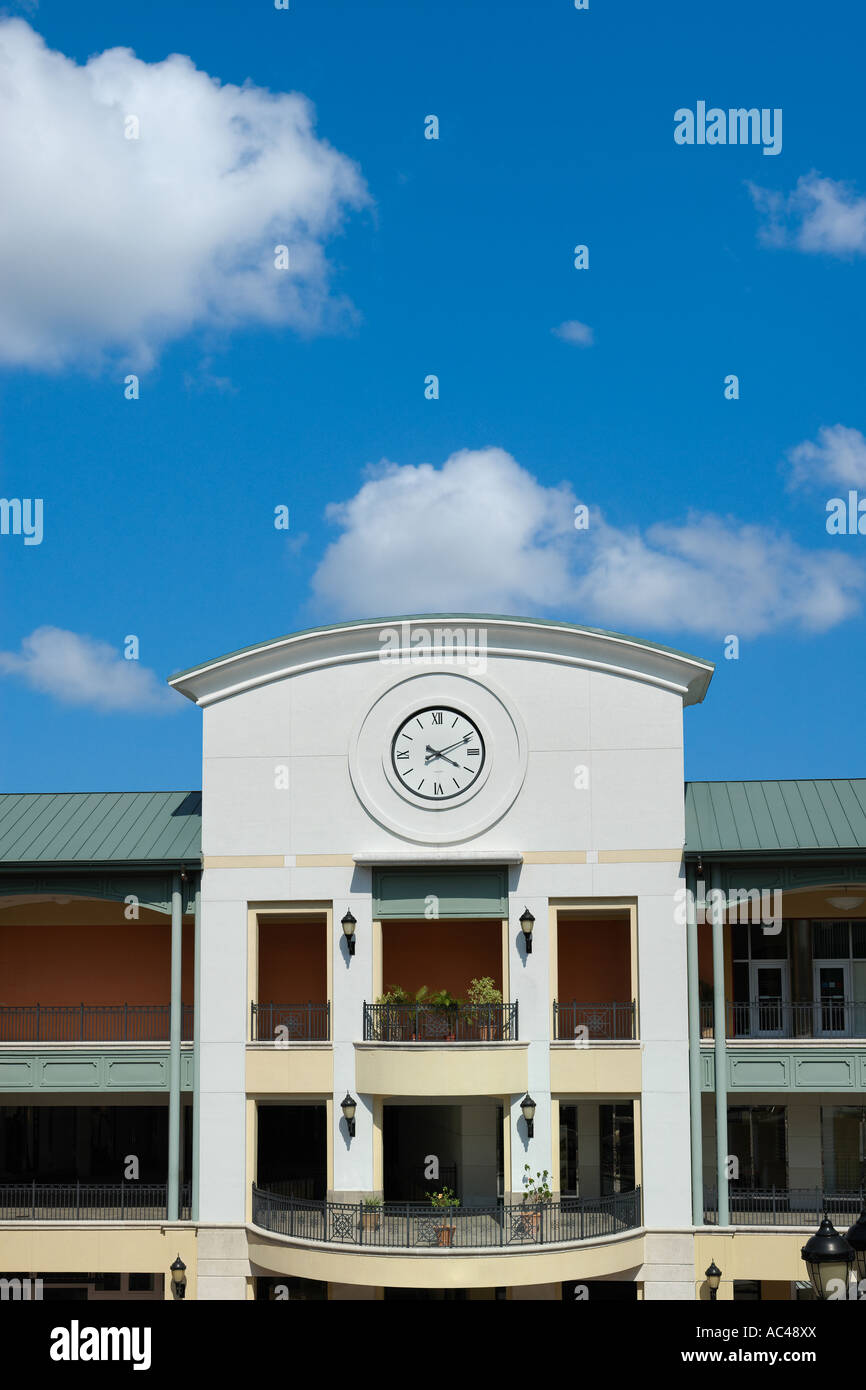 Round big clock hi-res stock photography and images - Alamy