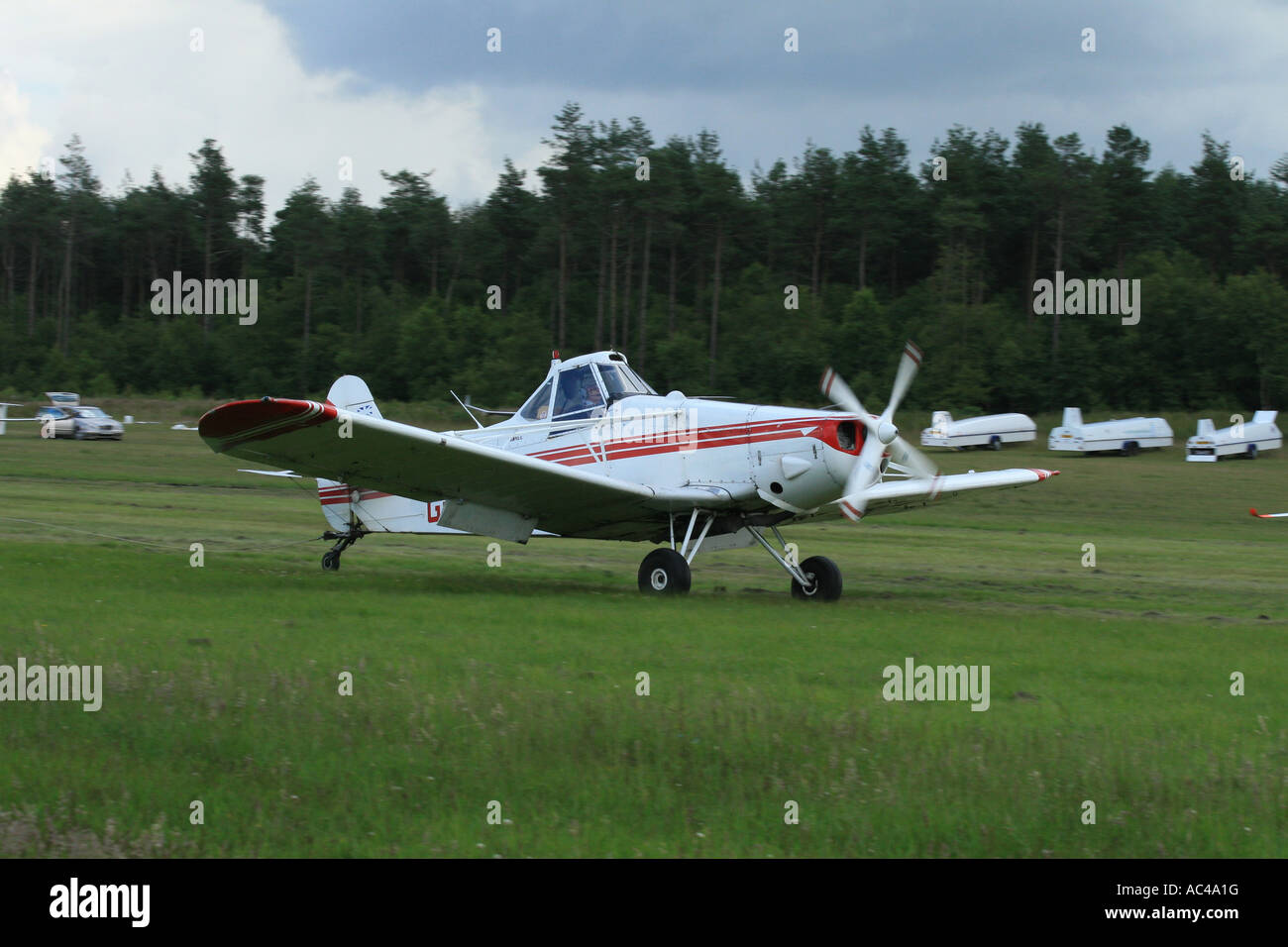 Glider Tow Tug Aircraft Stock Photo - Alamy