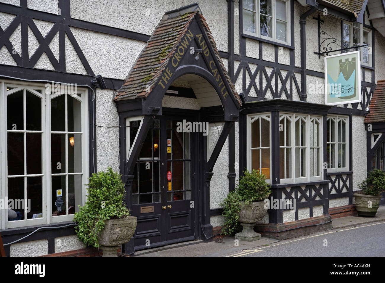 Crown castle hotel orford england hi-res stock photography and images ...