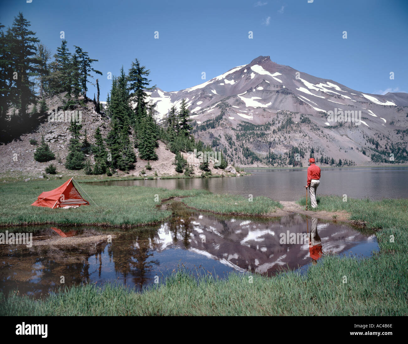 Highest peak of cascade range hi-res stock photography and images - Alamy