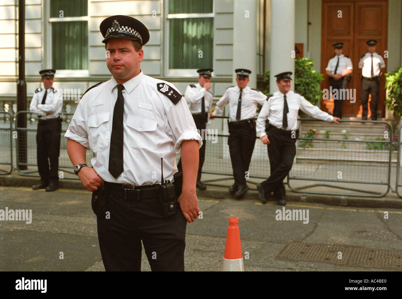 Italian embassy in london hi-res stock photography and images - Alamy
