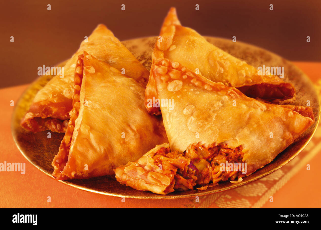 Bangladeshi samosas hi-res stock photography and images - Alamy