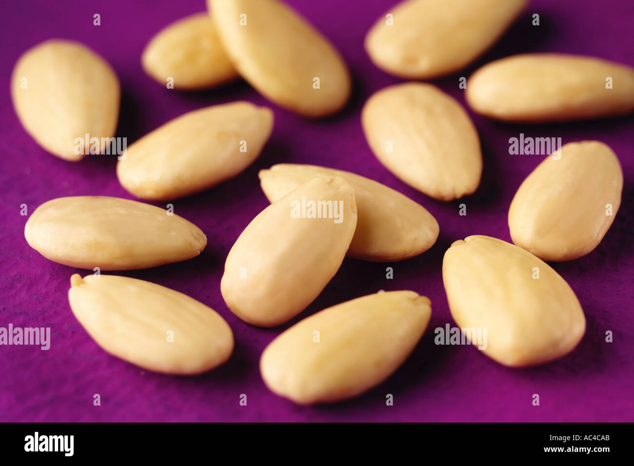Blanched almond hi-res stock photography and images - Alamy
