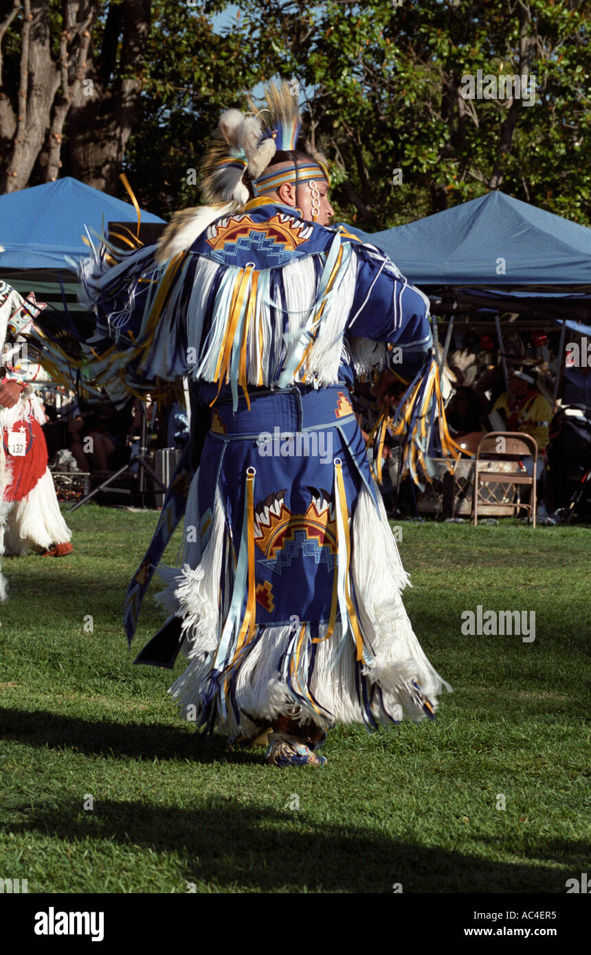 Native american grass dance hi-res stock photography and images - Alamy