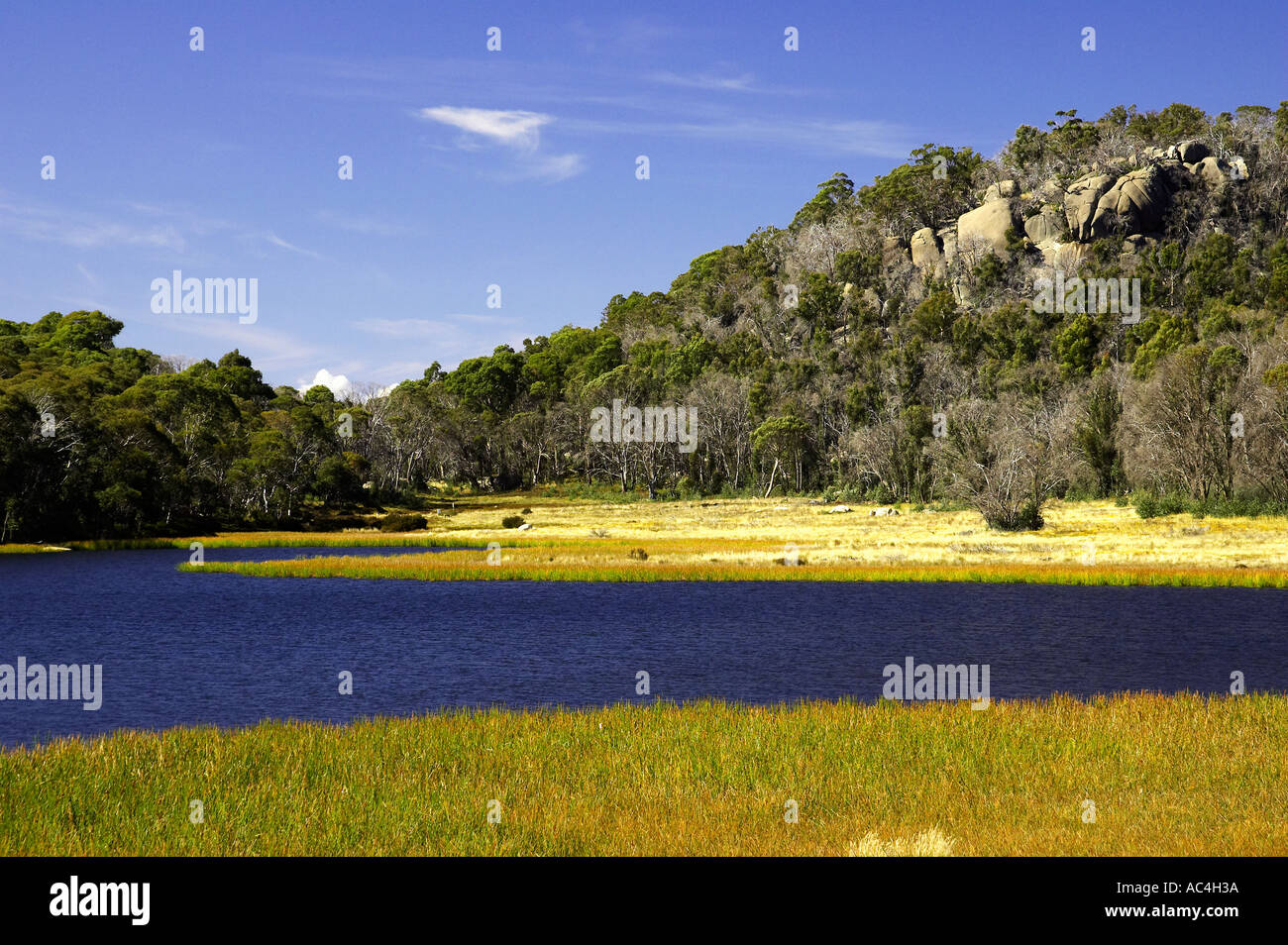 Lake catani mount buffalo national park hi-res stock photography and ...