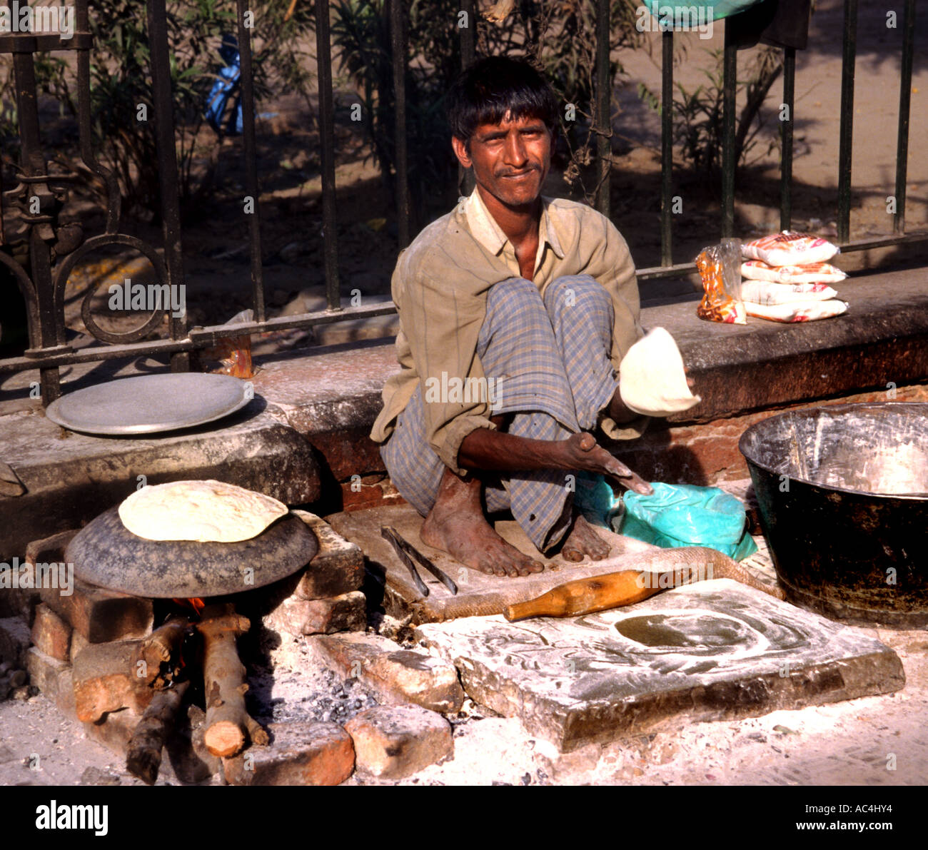 Bakery shop india hi-res stock photography and images - Alamy