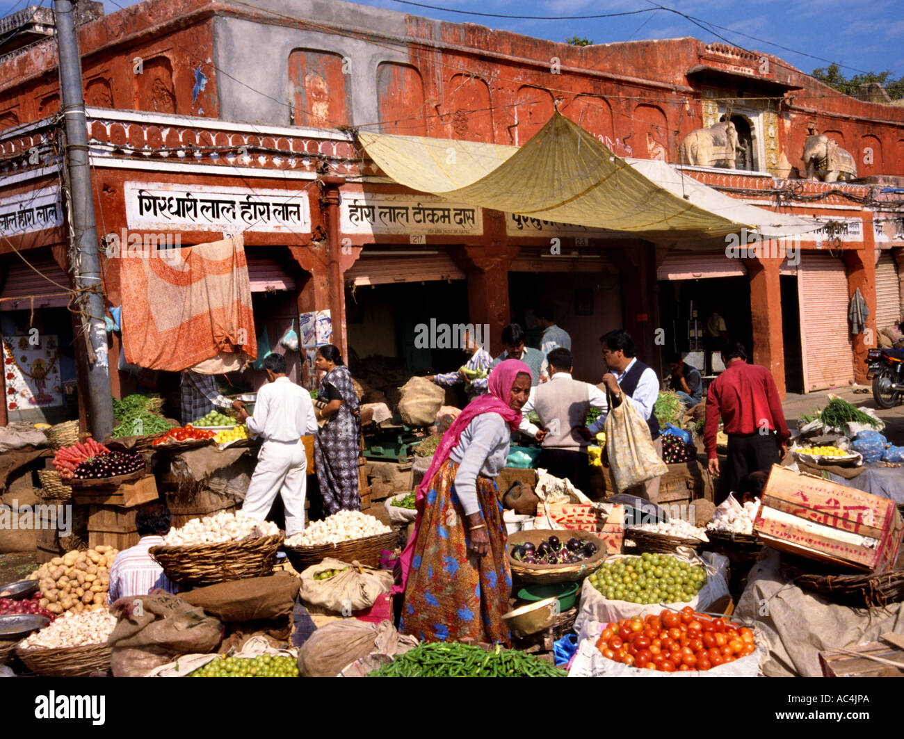 India rajasthan jaipur asia bazaar market trader shops hi-res stock ...