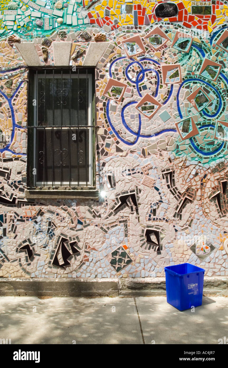 Mosaic street art in Philadelphia, Pennsylvania Stock Photo - Alamy